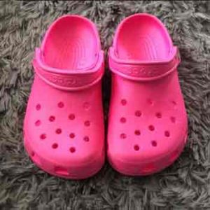 How Did Crocs Become So Popular? | Footted