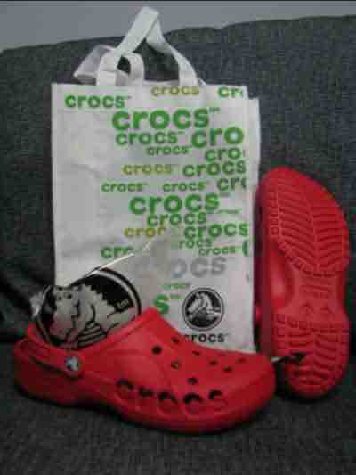 How Do Fake Crocs Look Like? (Find Out in 2023) | Footted